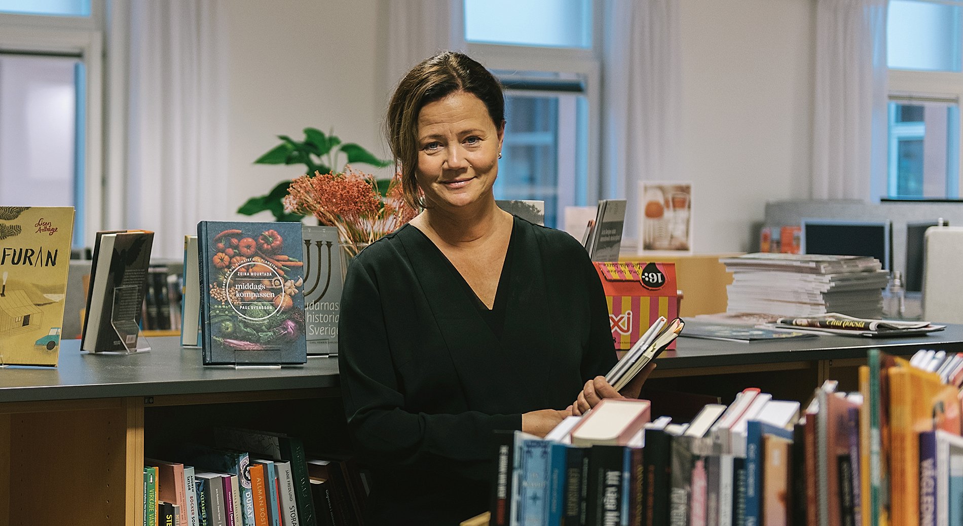 Gör morfar till en läsförebild med Mikrobiblioteket